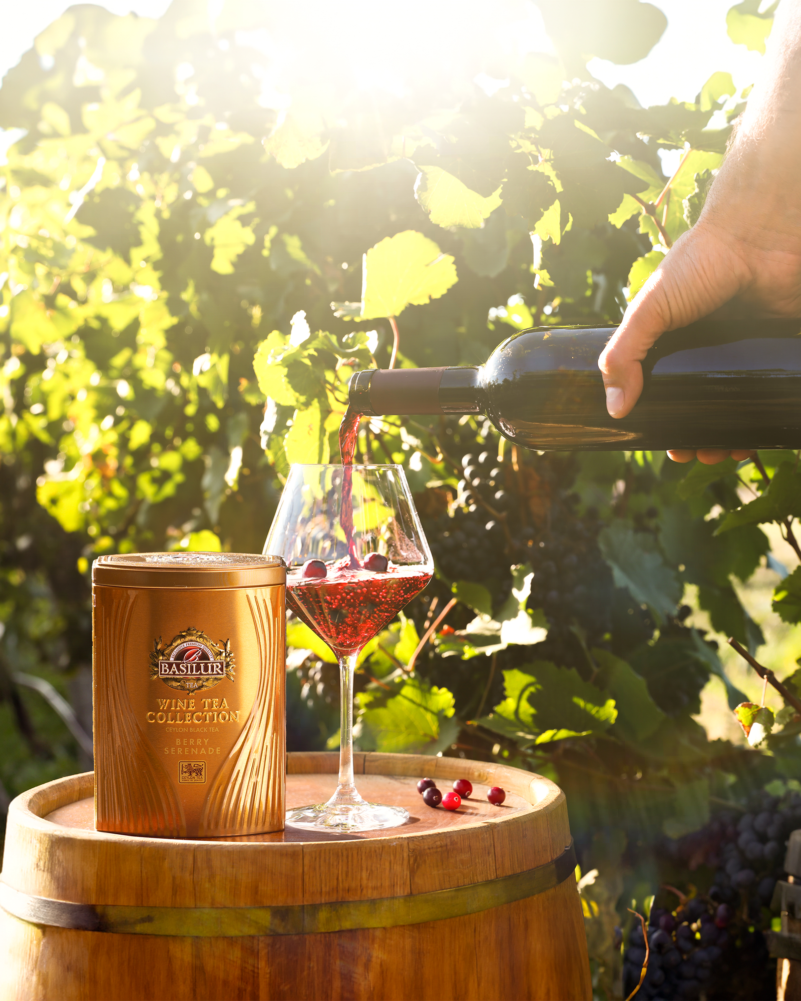 Чай Basilur "Wine Tea Ягодная Серенада", чёрный, листовой, с гибискусом, в жестяной банке, 75 г