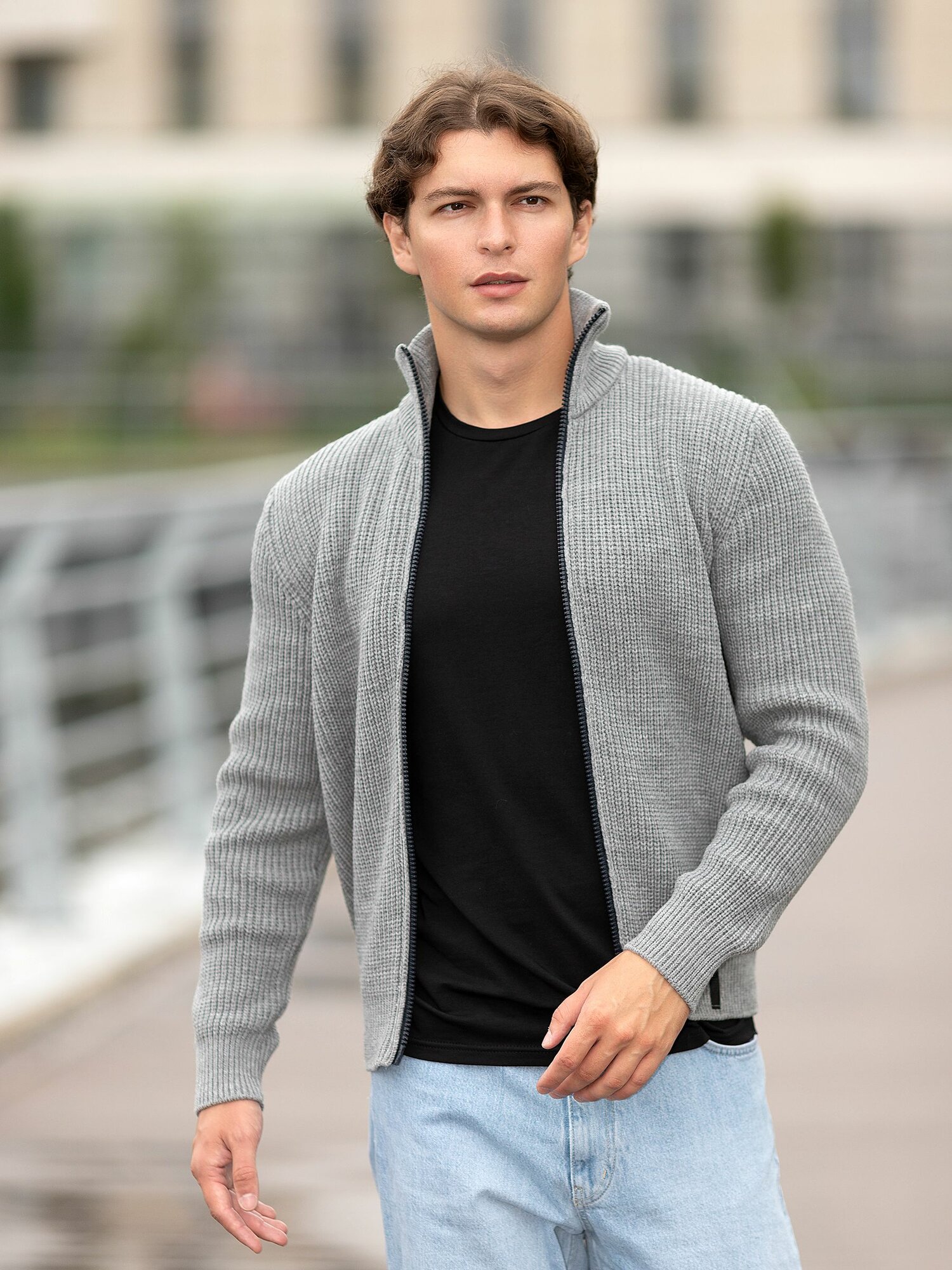 Толстовка спортивная