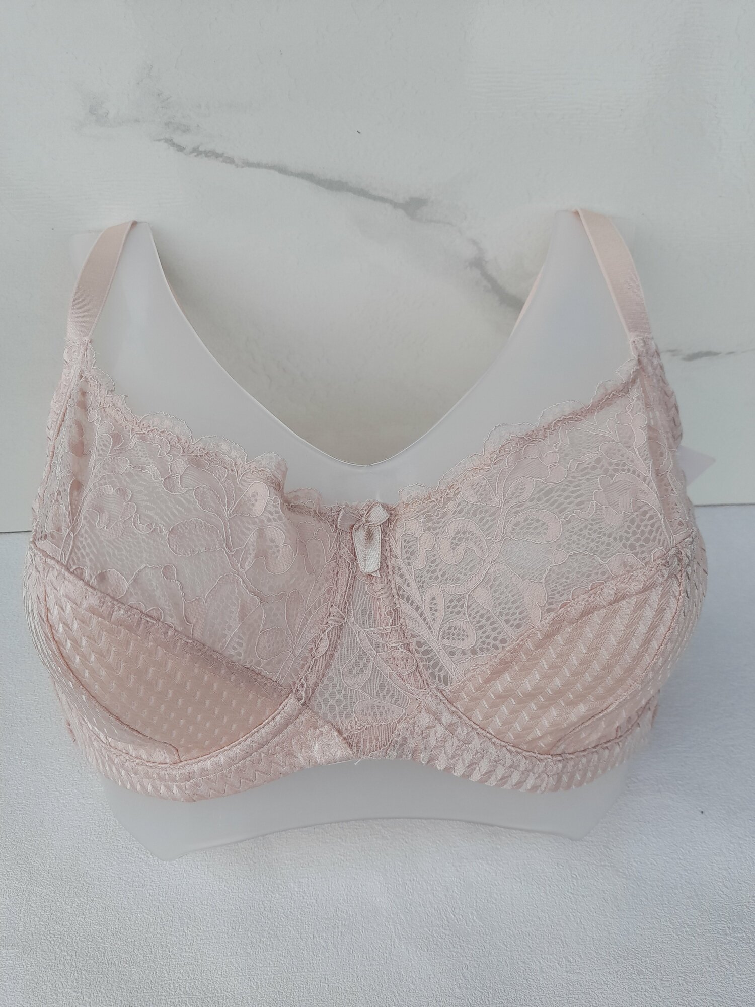 Бюстгальтер-невидимка