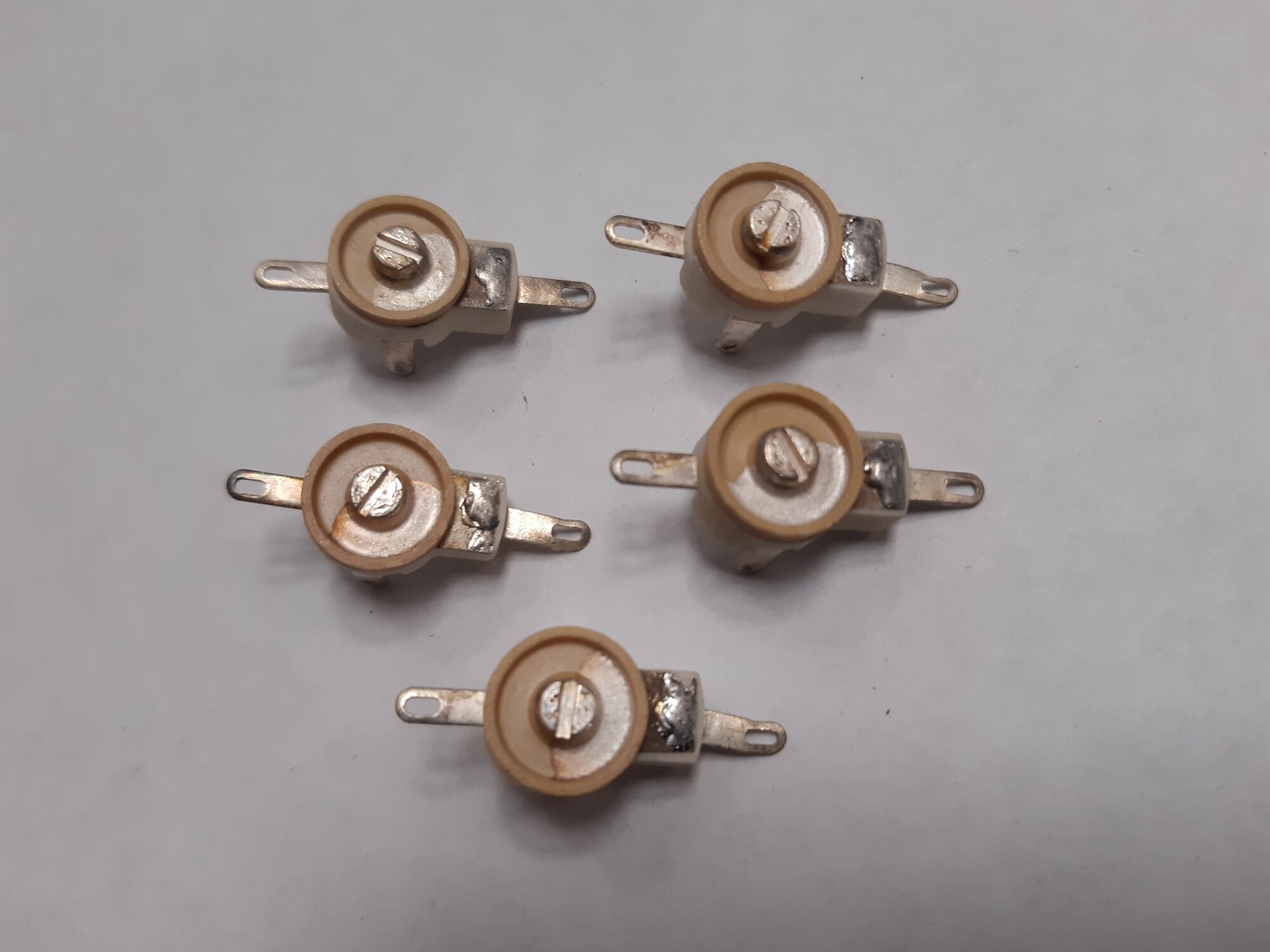 Конденсатор подстроечный керамический КПК-МН 6/25пФ (комплект 10 штук)