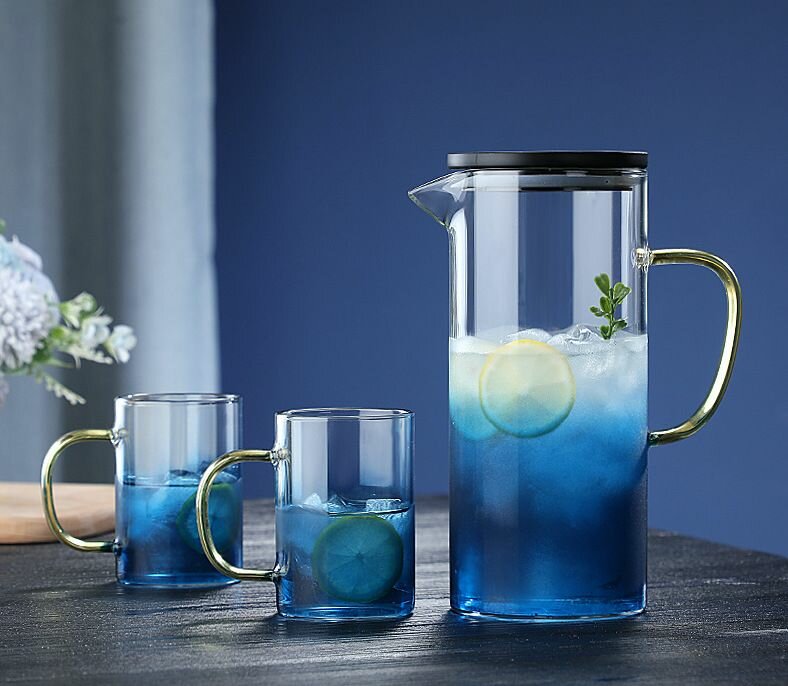 Набор "Кувшин с 4 мя стаканами" прозрачно-голубого цвета из боросиликатного стекла