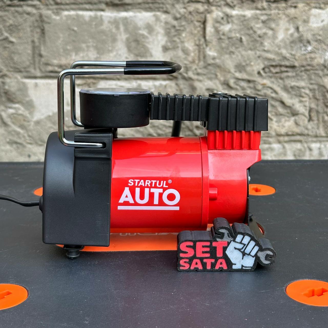 Компрессор автомобильный STARTUL Auto 580, сумка и три насадки (SG1701)