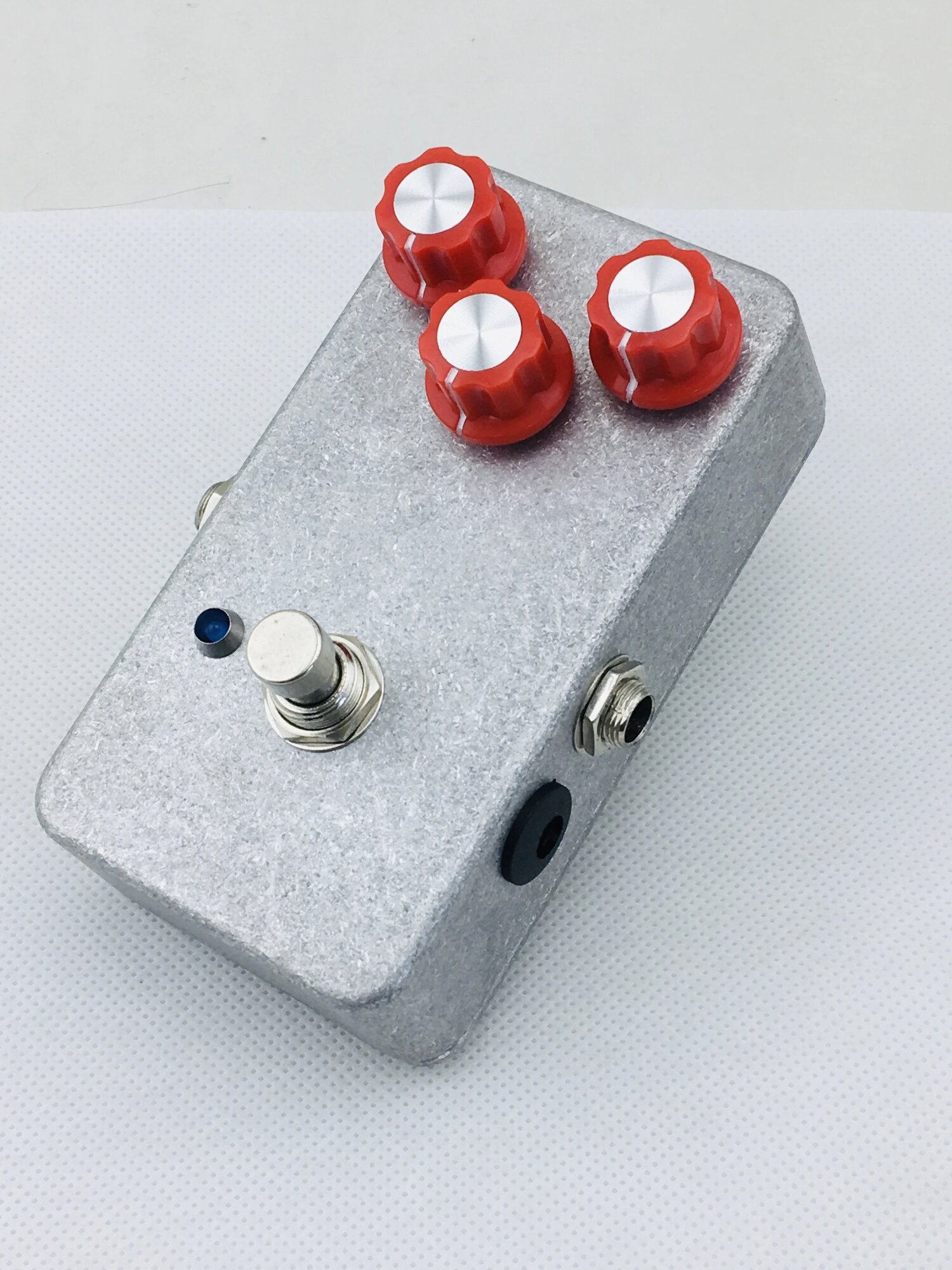Гитарная педаль искажений Distortion