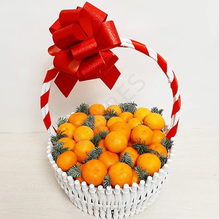 Новогодняя корзина мандаринов