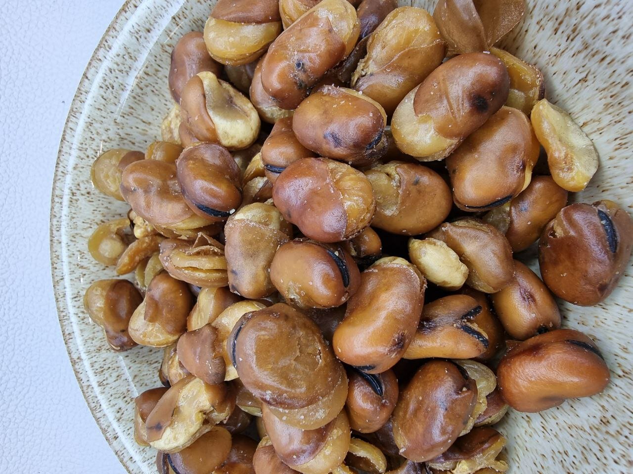 Жареные соленые бобы