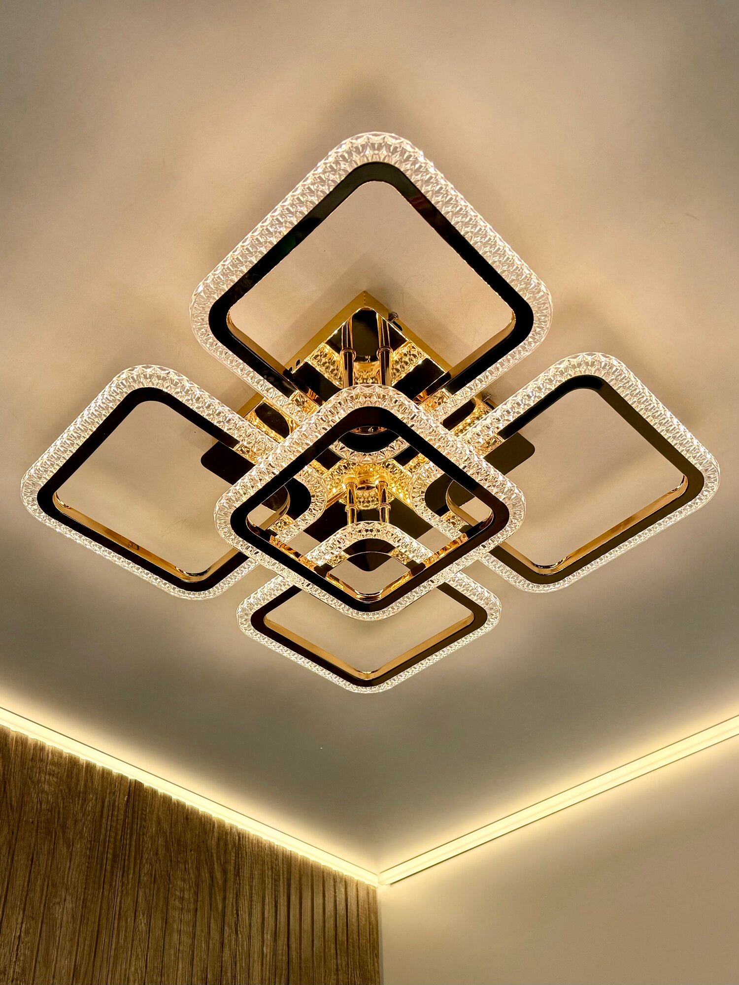 Люстра Свет столицы, LED, золотистая, 110 Вт, для разных помещений