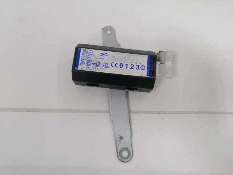 Блок электронный Toyota Celsior F30 2003