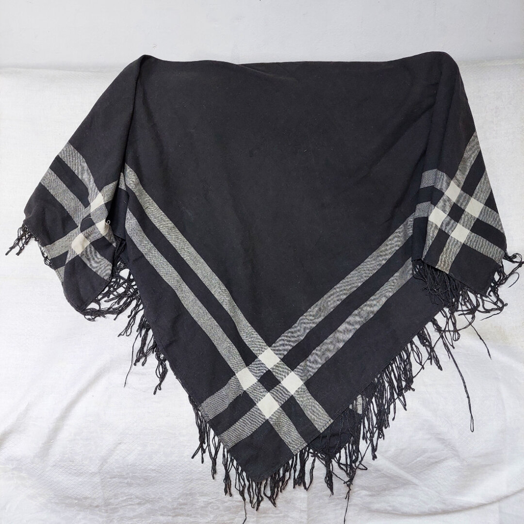 Шаль с бахромой х/б, цвет серый. СССР.