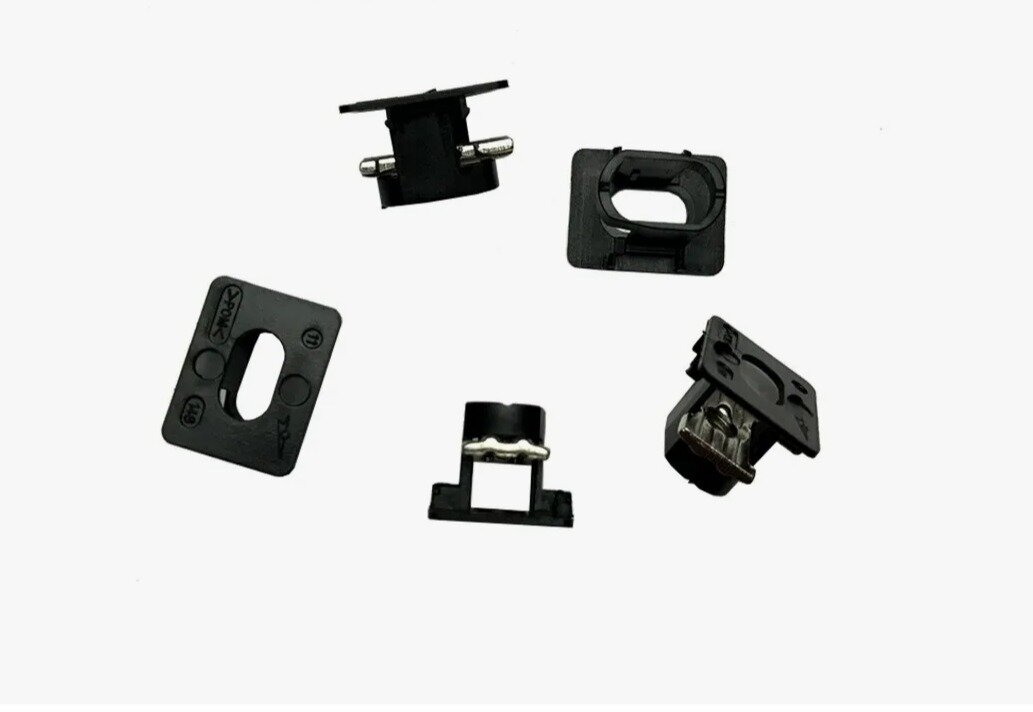 Пистон винта крепления ручки салона DACIA: LOGAN 04-12, SANDERO 08- Renault 7703044197