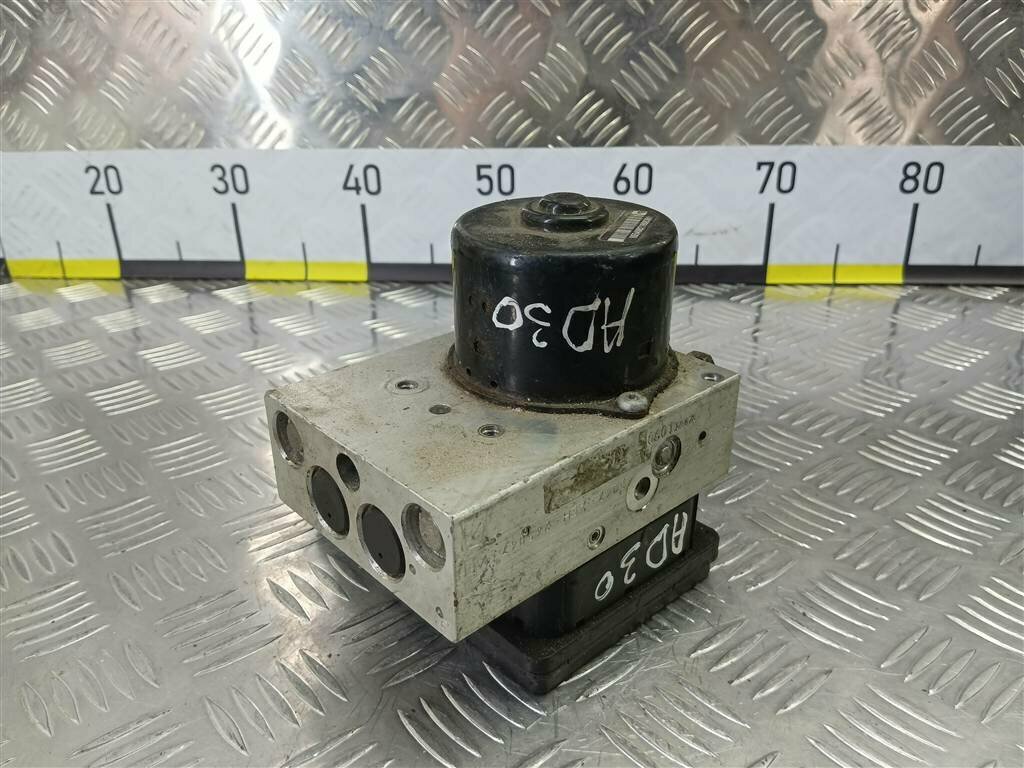 Блок ABS Б/У для LAND ROVER FREELANDER I рестайлинг (2003—2006) SRB500250