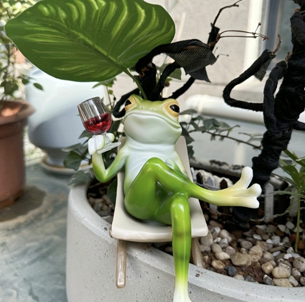 Декоративная фигурка лягушки с зонтиком для сада, аквариума, террасы или интерьера - реалистичный аксессуар для украшения пруда, патио, цветочных горшков