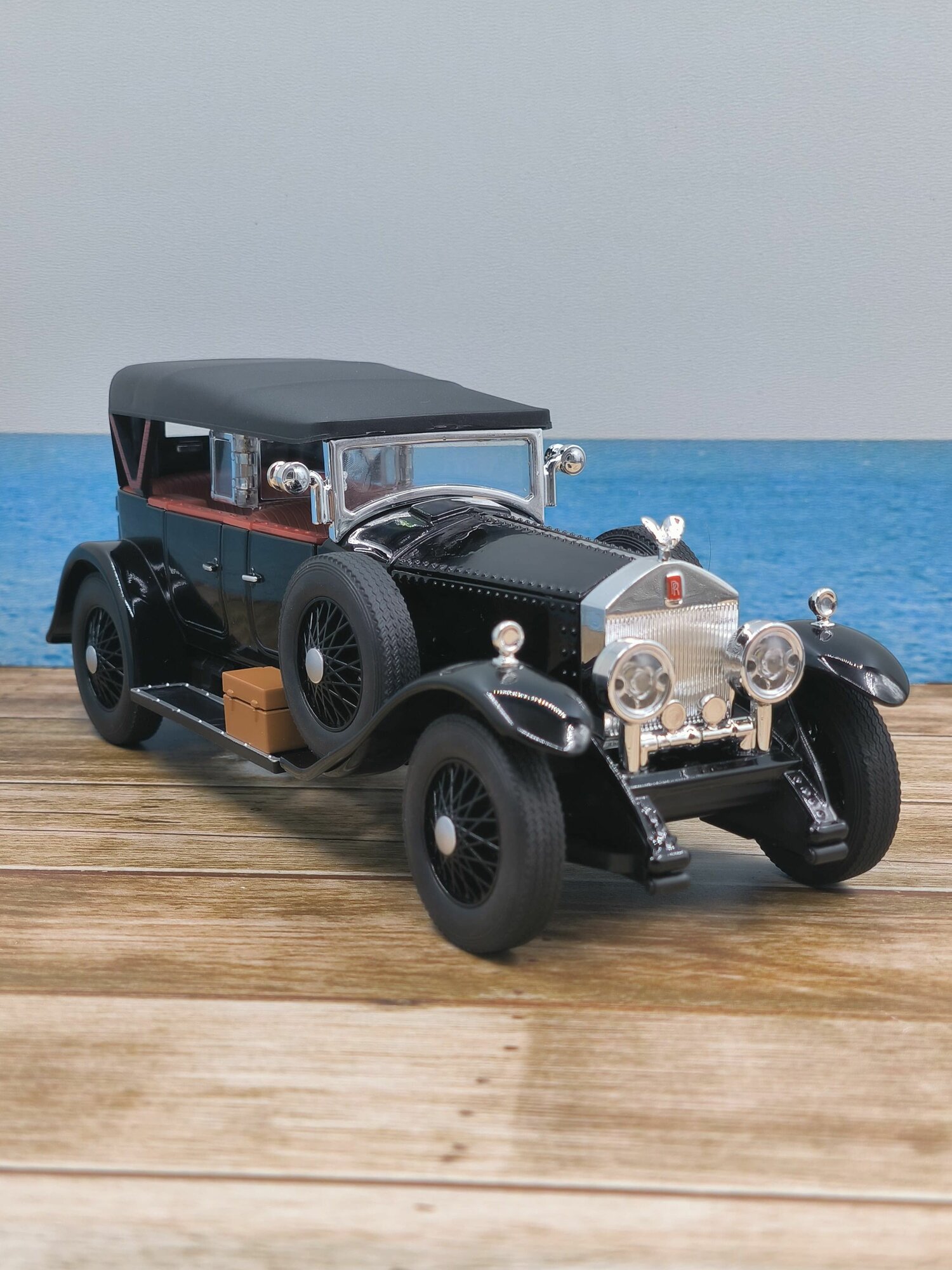 Металлическая модель Rolls-Royce Phantom I 1926 с световым и звуковым сопровождением. Масштаб 1:24