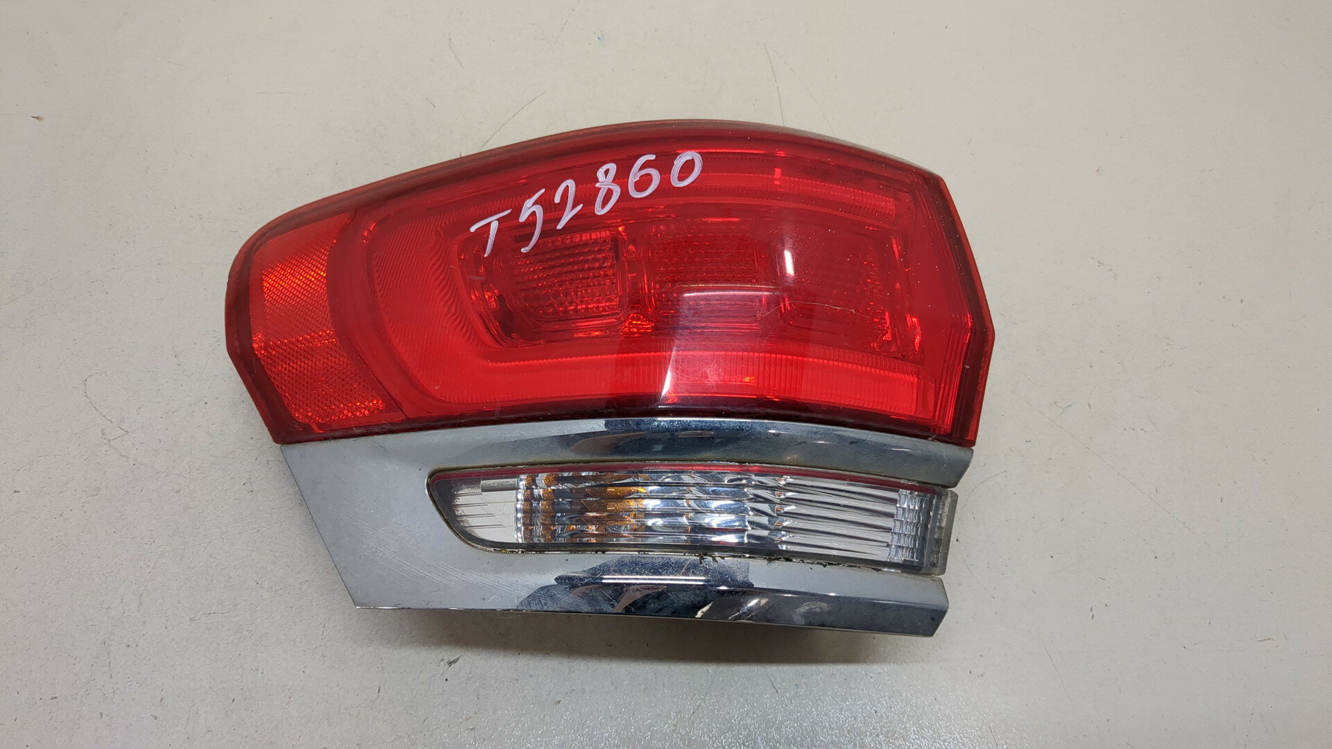 Фонарь (задний) левый Jeep Grand Cherokee Б/У