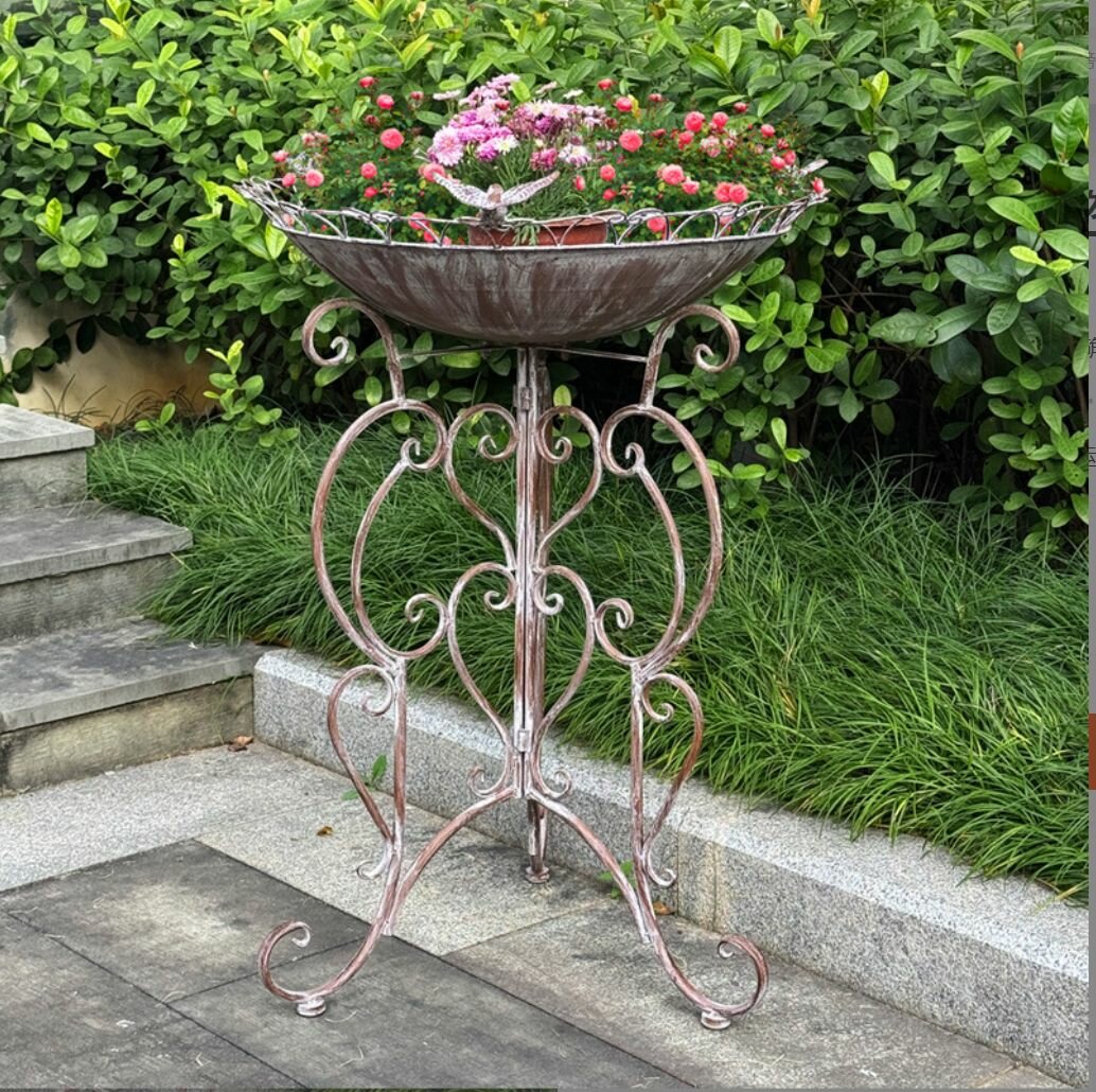 Столик ритуальный, проф. труба, лист железа, проф. труба, квадрат кручёный