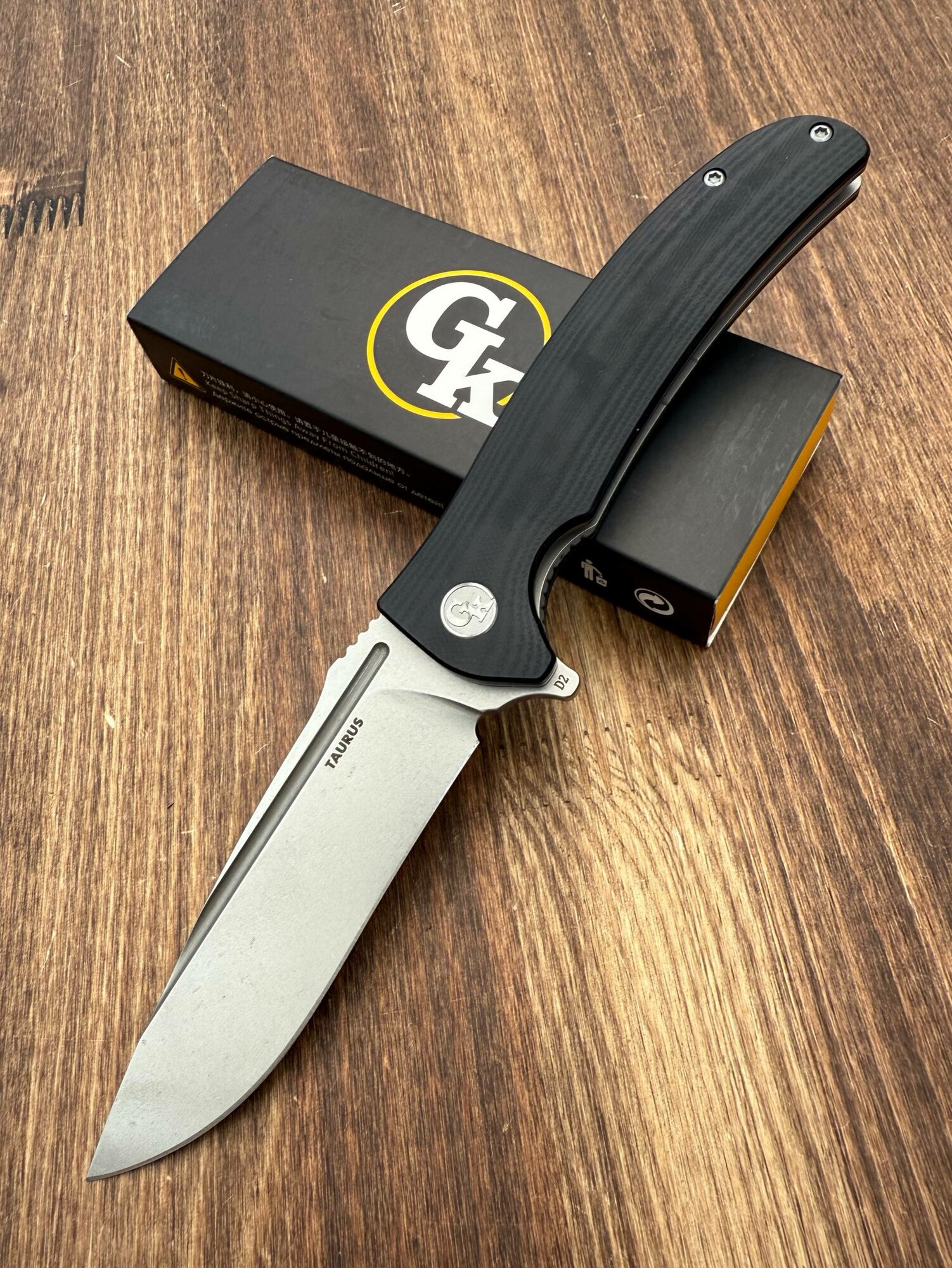 Складной нож "Taurus" от Gallery of Knives, сталь D2, рукоять G10, цвет черный