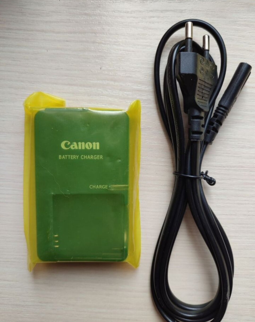 Canon CB-2LVE для аккумуляторов NB-4L Новое зарядное устройство