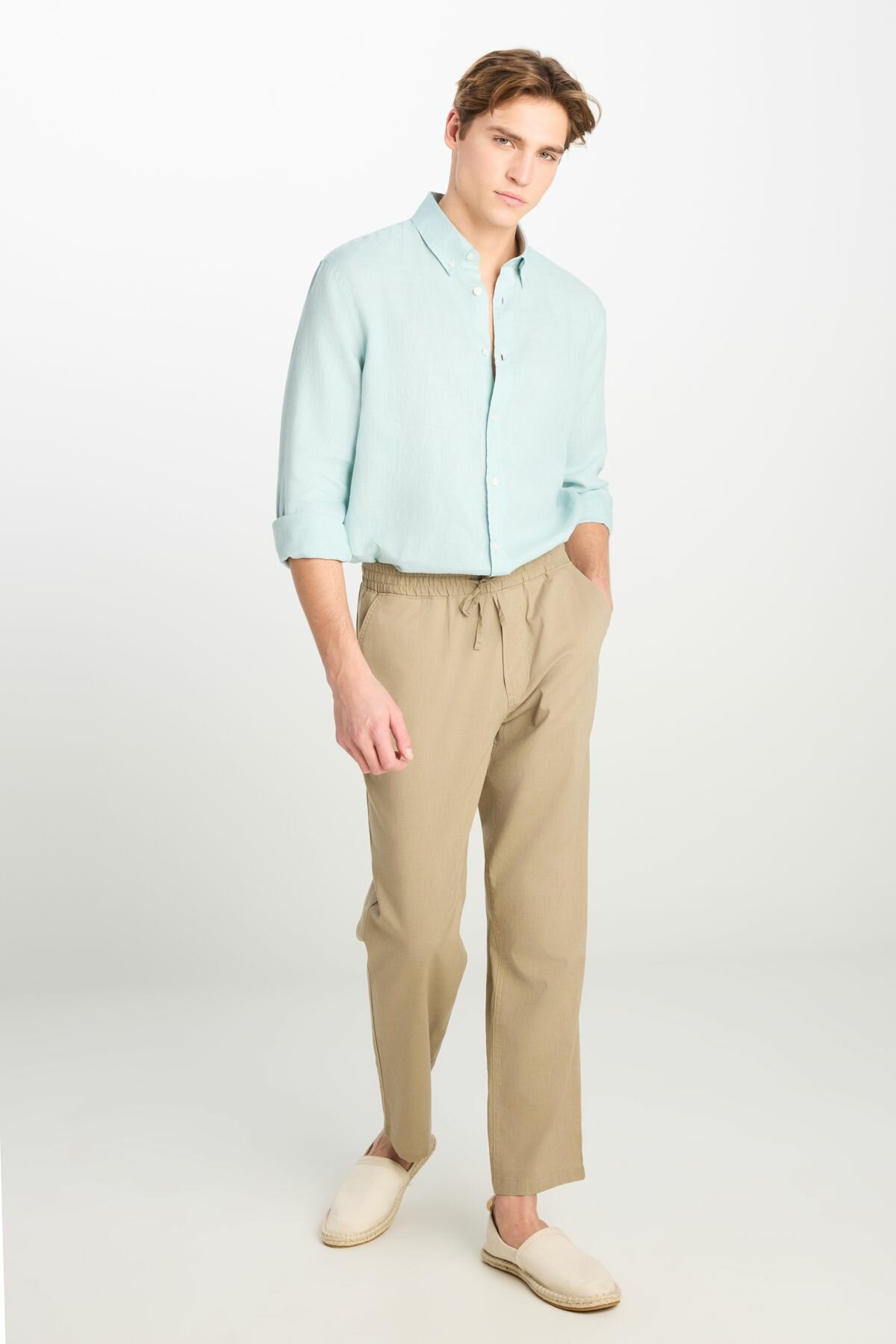 Брюки чинос