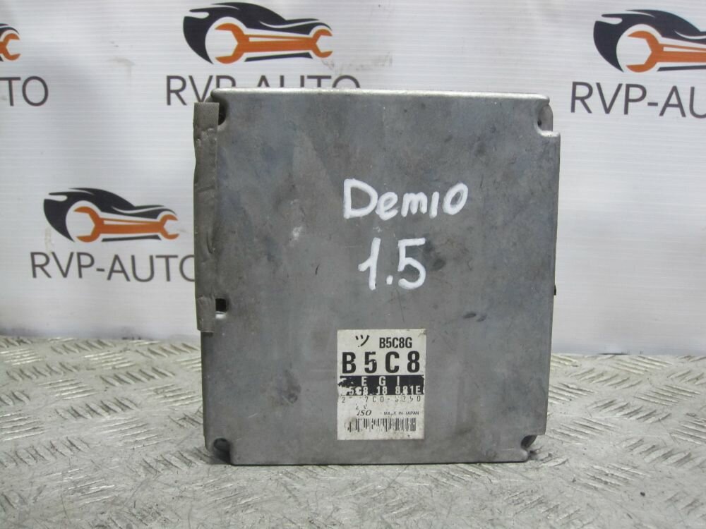 Блок управления двигателем Mazda Demio DW 1996-99 B5C8