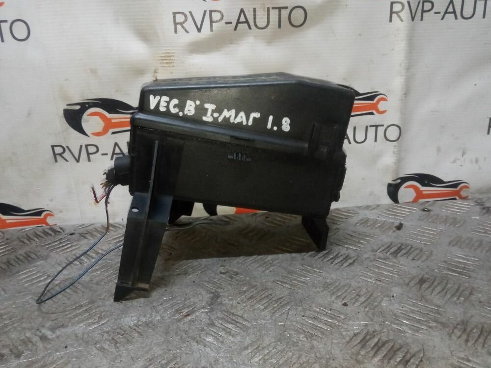 Блок предохранителей Opel Vectra B 1.8 1995-1999 90506007