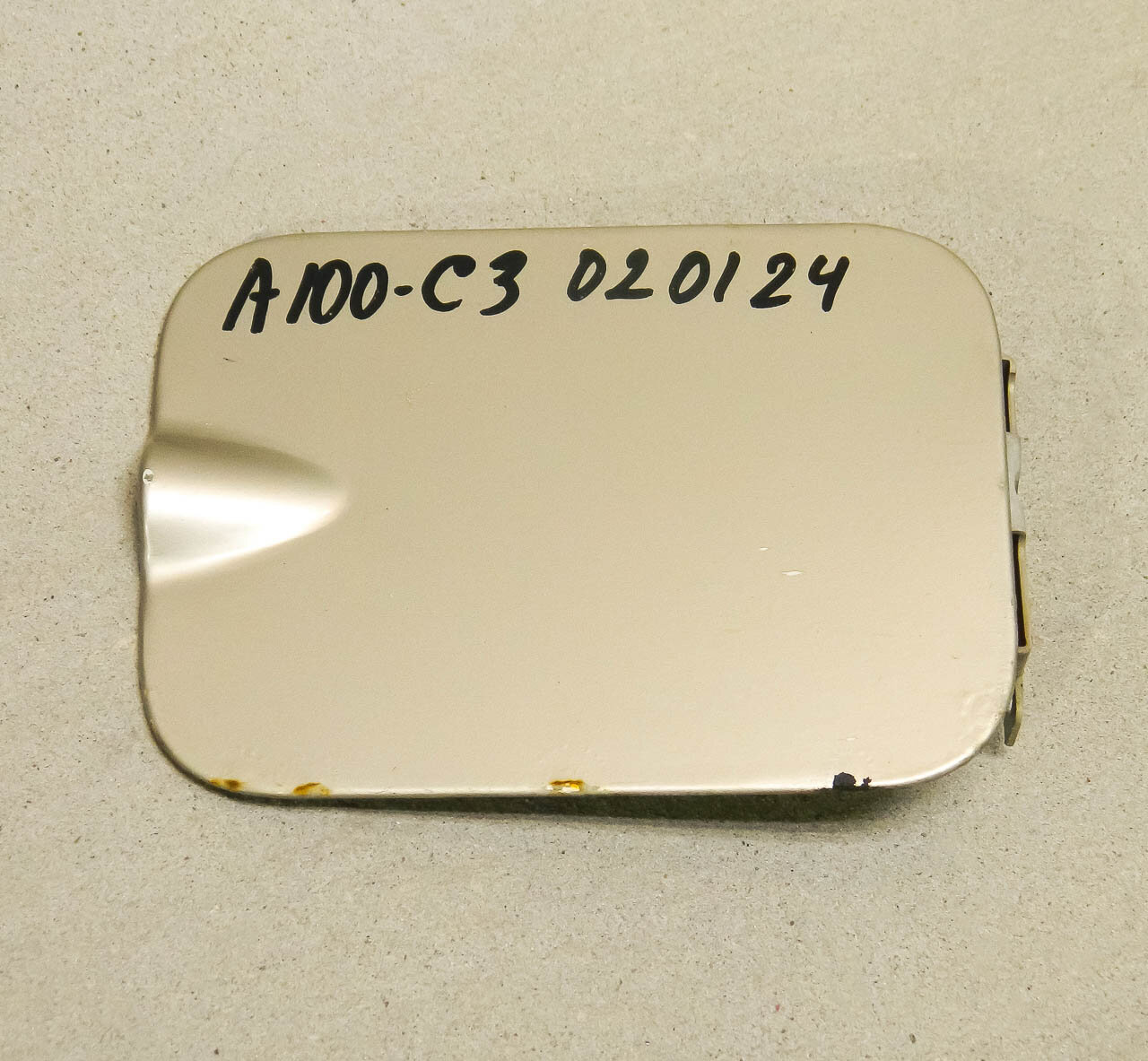 Лючок бензобака Audi 100 C3