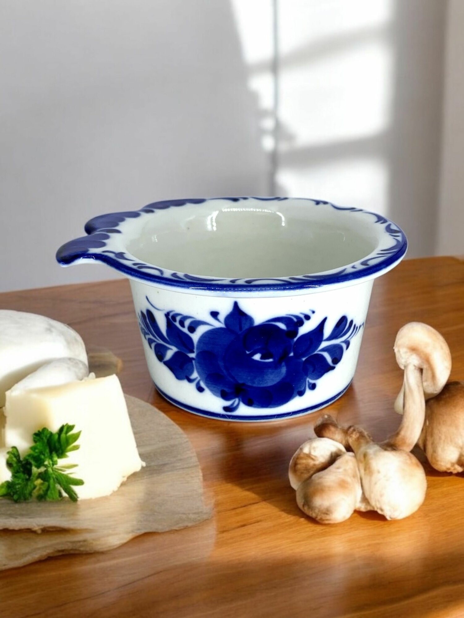 Кокотница для жюльена Китобой 150 мл гжель фарфор ручная работа