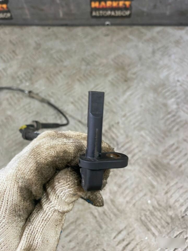 Датчик ABS передний правый Renault Logan 2