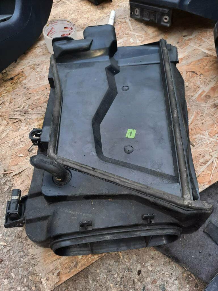 Крышка корпуса салонного фильтра BMW 5 E39 1999 64318364772