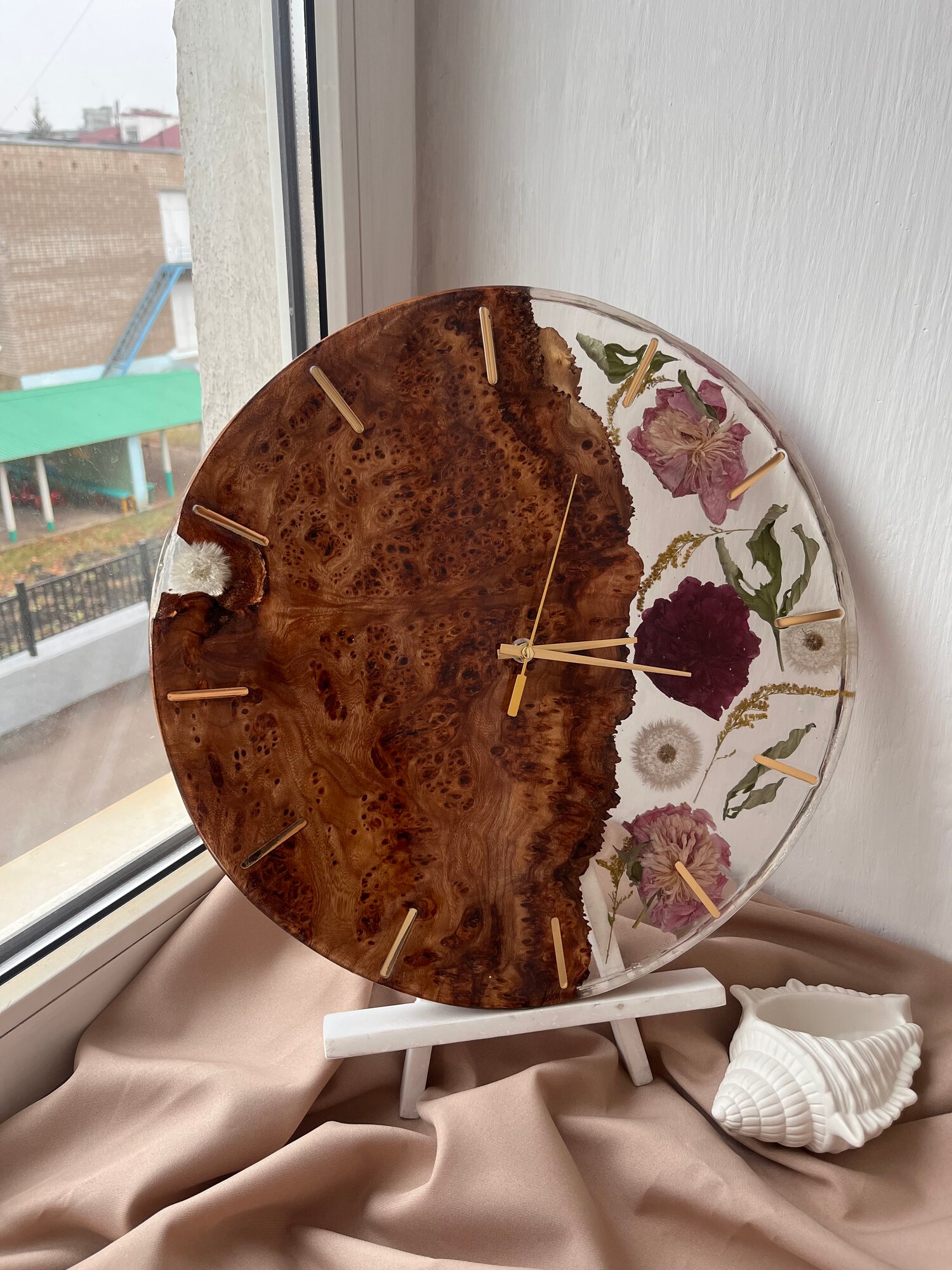 Часы настенные из эпоксидной смолы , карагач , цветы