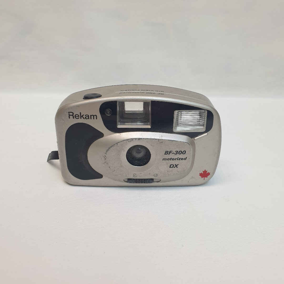 Фотоаппарат Rekam BF-300, работоспособность неизвестна не крышки для батареек, винтаж