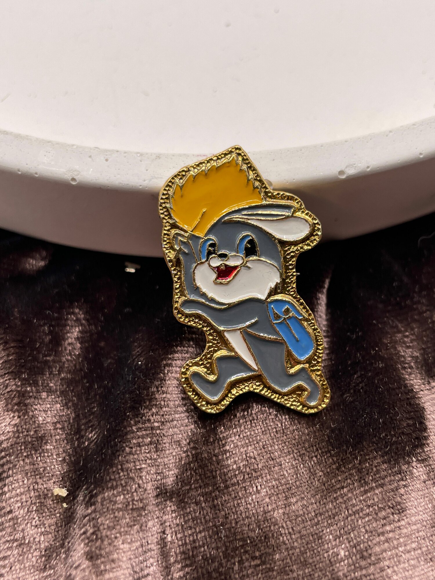 Винтажная детская брошь, Зайчик, клеймо-ценник