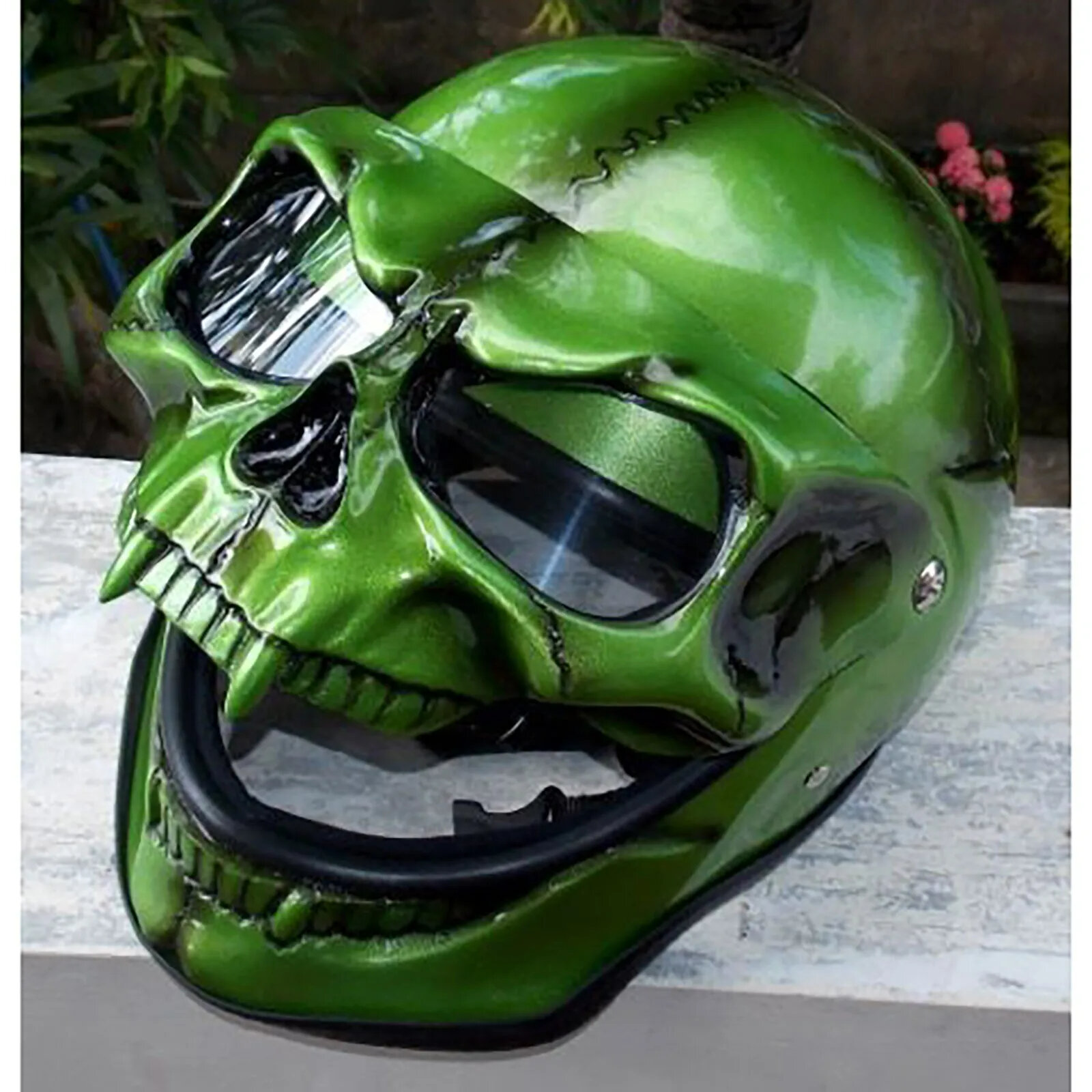 Halloween skull Helmet Mask full head skull mask full head skull helmet Brown latex Unisex 9 inches long 7 inch depth 6,1 inches wide High quality latex 1 x Full head skull mask/helmet