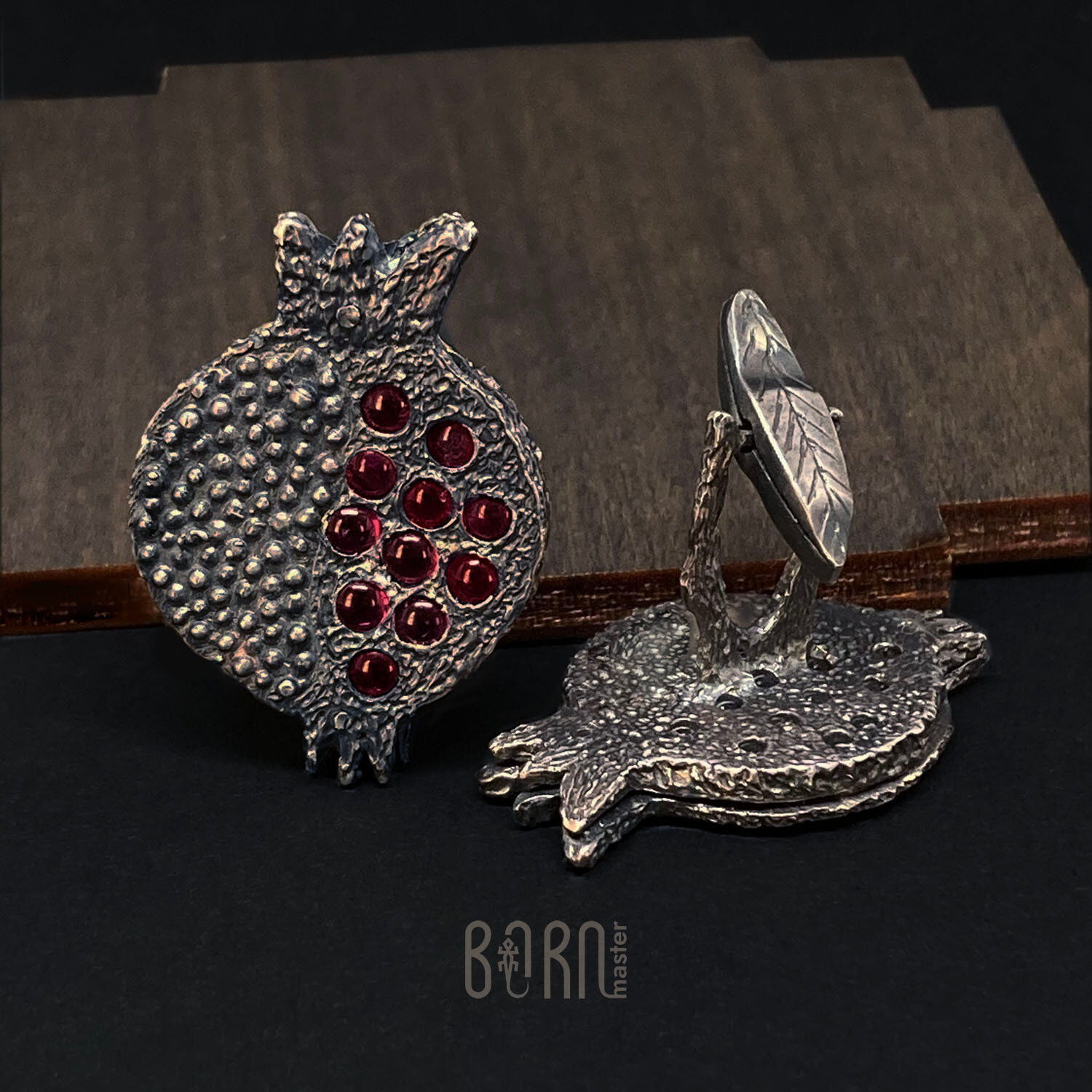 Запонки, серебро, 925 проба, чернение, гранат