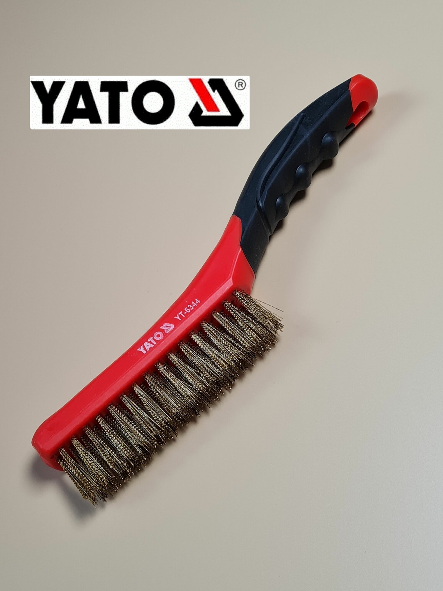 Щетка латунная 260 мм c пластиковой ручкой Yato YT-6344-12