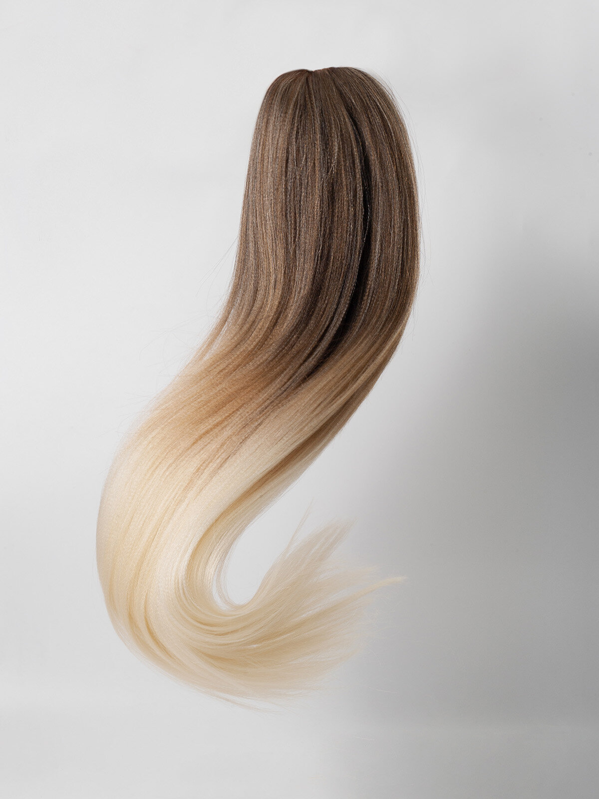 Hairshop Канекалон Вау Джау 4/27/613 1,4м/100 г (Темный шоколад/Медно-русый/Блонд)