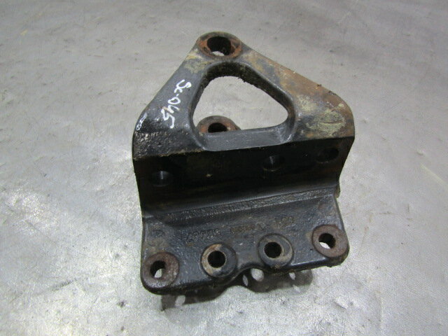 Кронштейн рессоры дополнительного переднего моста задний левый Scania 6-series, есть повреждение