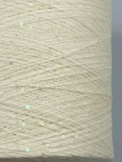 Пряжа Пайетки 2мм на хлопке 2-159-2 шампань (ваниль) с радужными пайетками стрекоза о12в (200г)