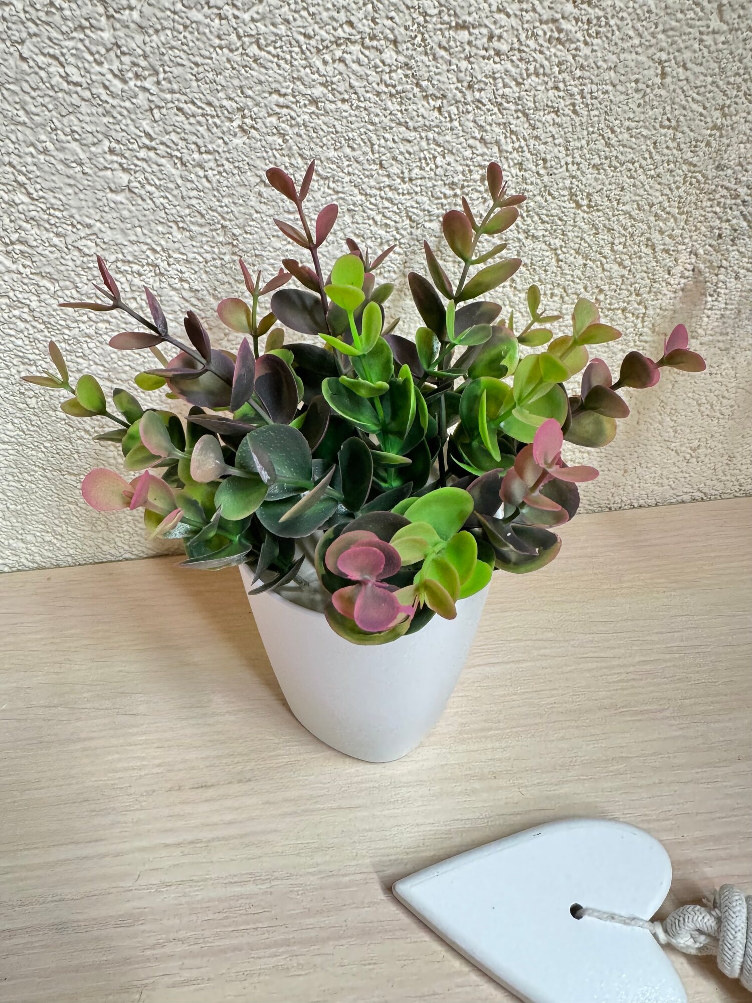 Брусничка зелёно-фиолетовая декоративная в горшке / Искусственные цветы / GREEN HALL / Искусственные растения