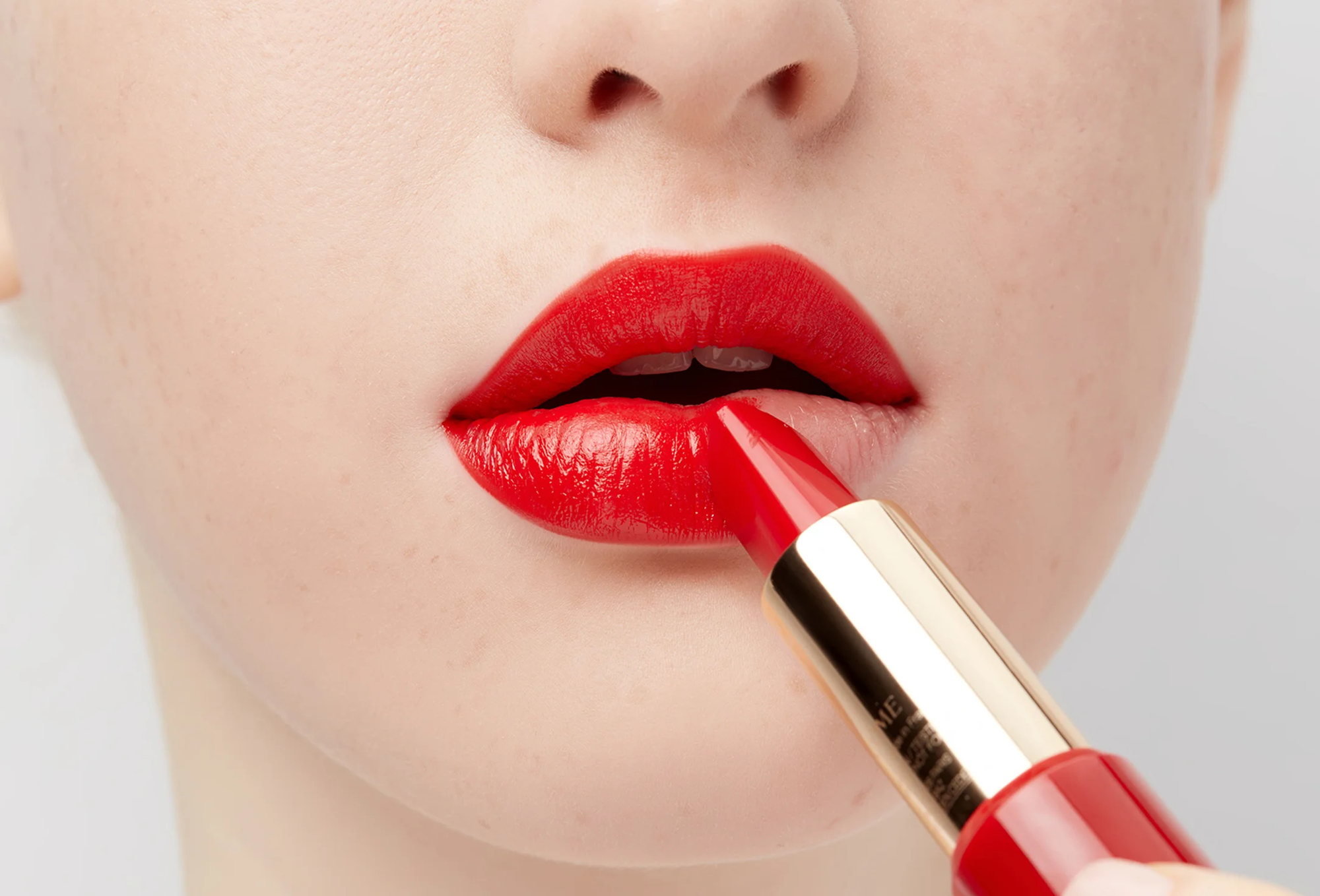 Lancôme 133, sunrise ruby L'Absolu Rouge Ruby Cream Помада с сияющим финишем. Франция