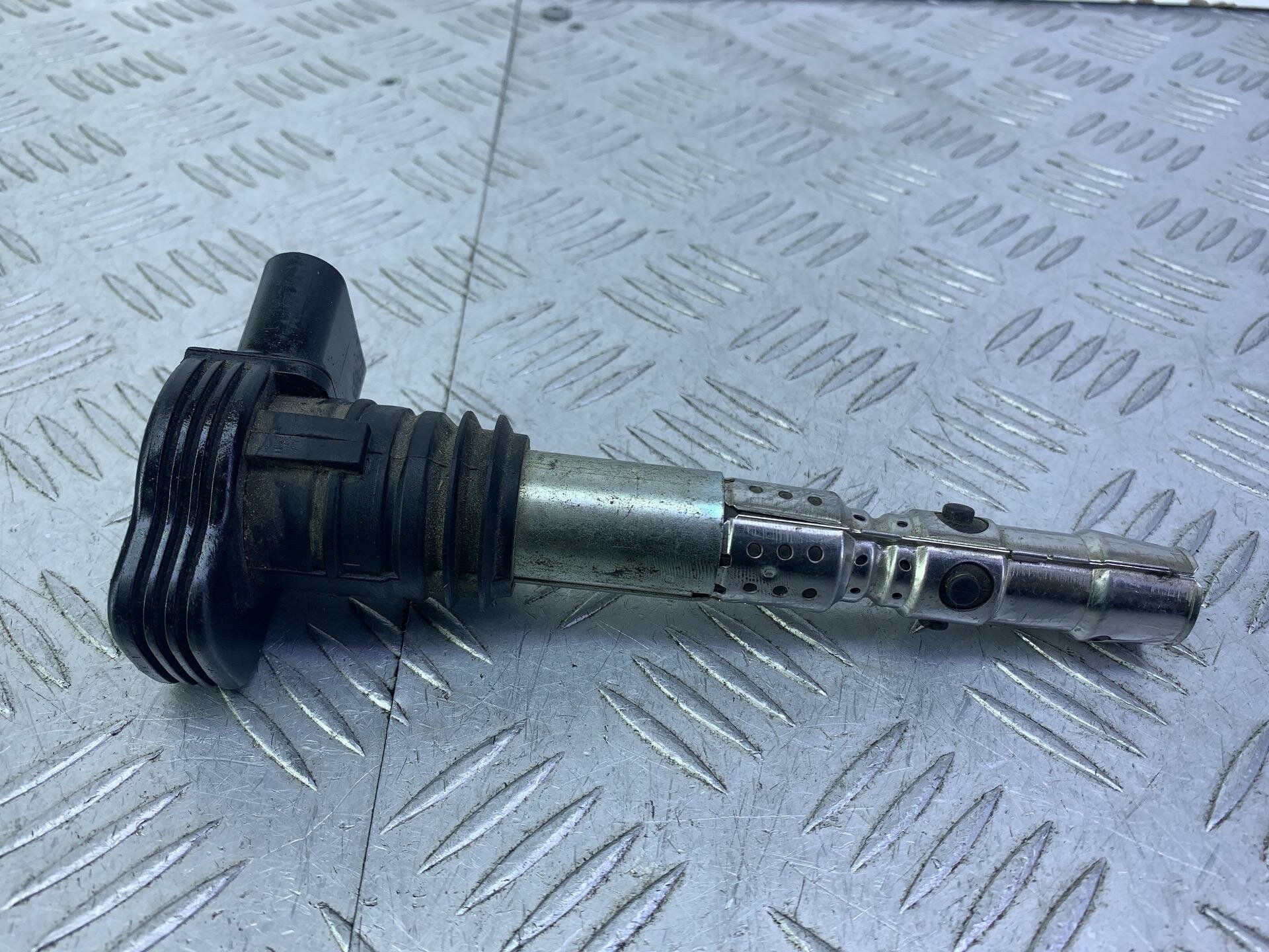 Катушка зажигания Volkswagen Passat B5 (1996 - 2001) 06A905115A