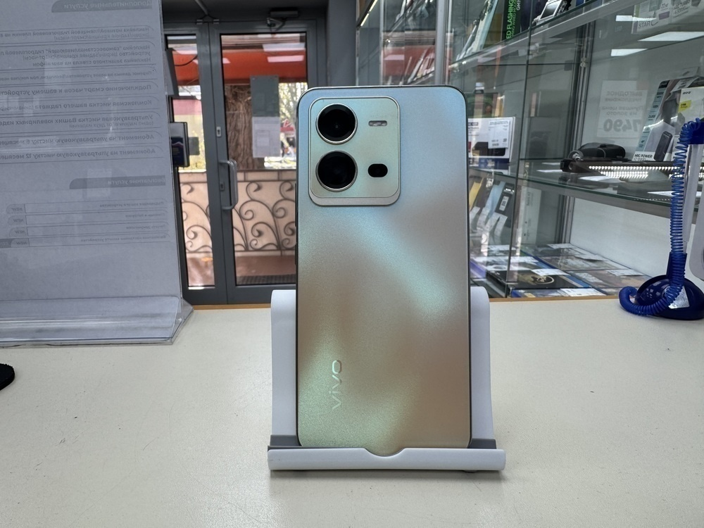 Смартфон vivo V25e 8/128 ГБ RU, Dual nano SIM, б / у, уценка