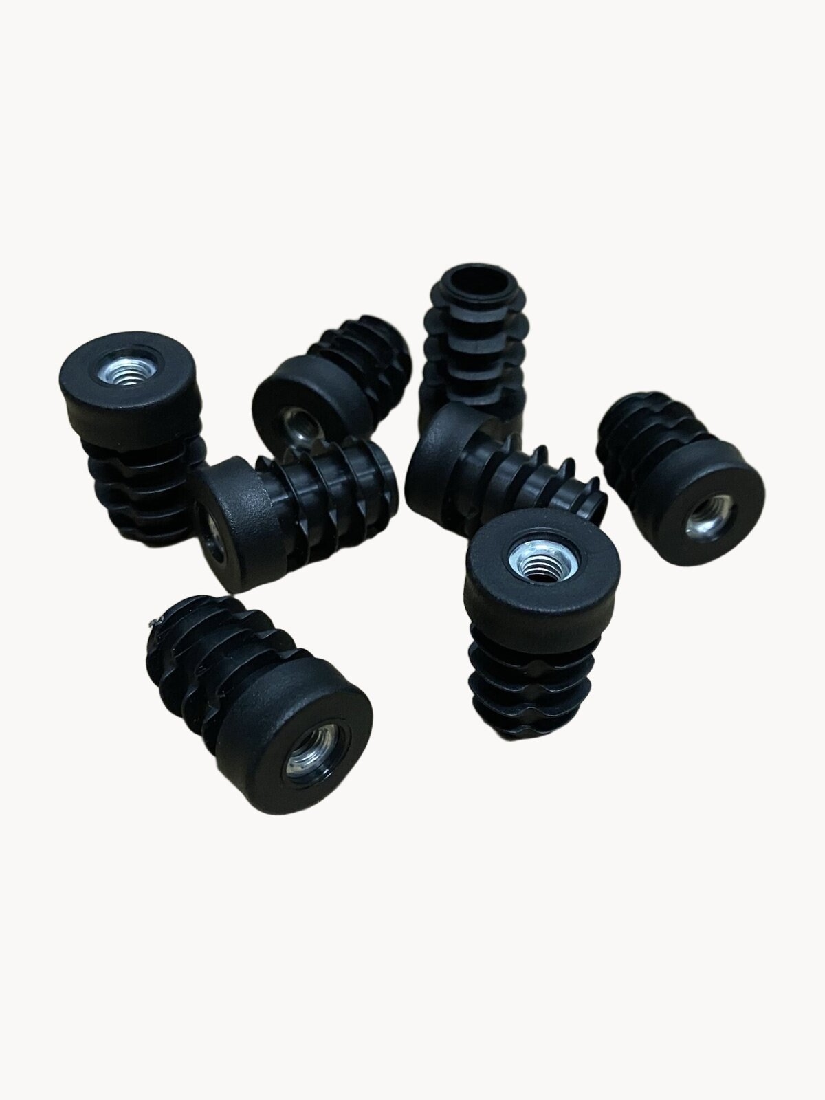 Заглушки резьбовые круглые d20-M6 (8шт) Черные, для трубчатых ножек
