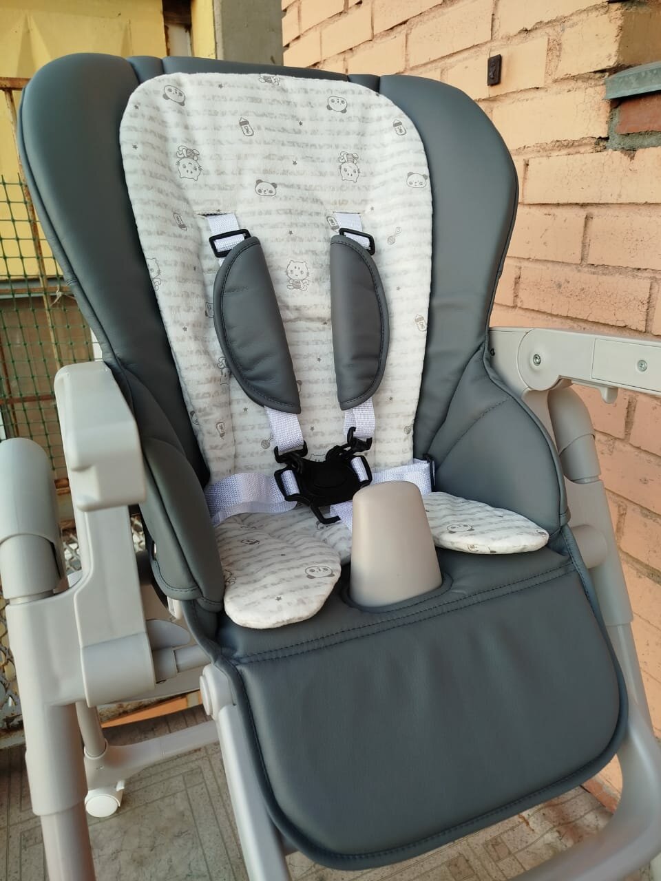 Чехол на стульчик для кормления Happy baby William PRO, комплект