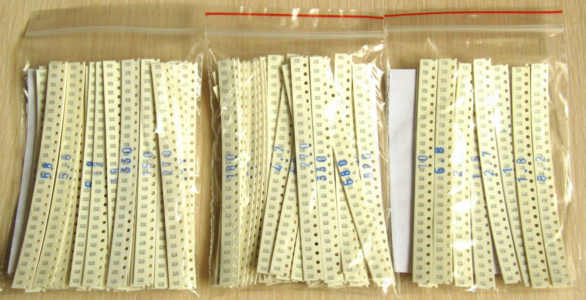 Набор чип-резисторов типоразмера 0805 сопротивление 0Ом.39Ом (500шт)