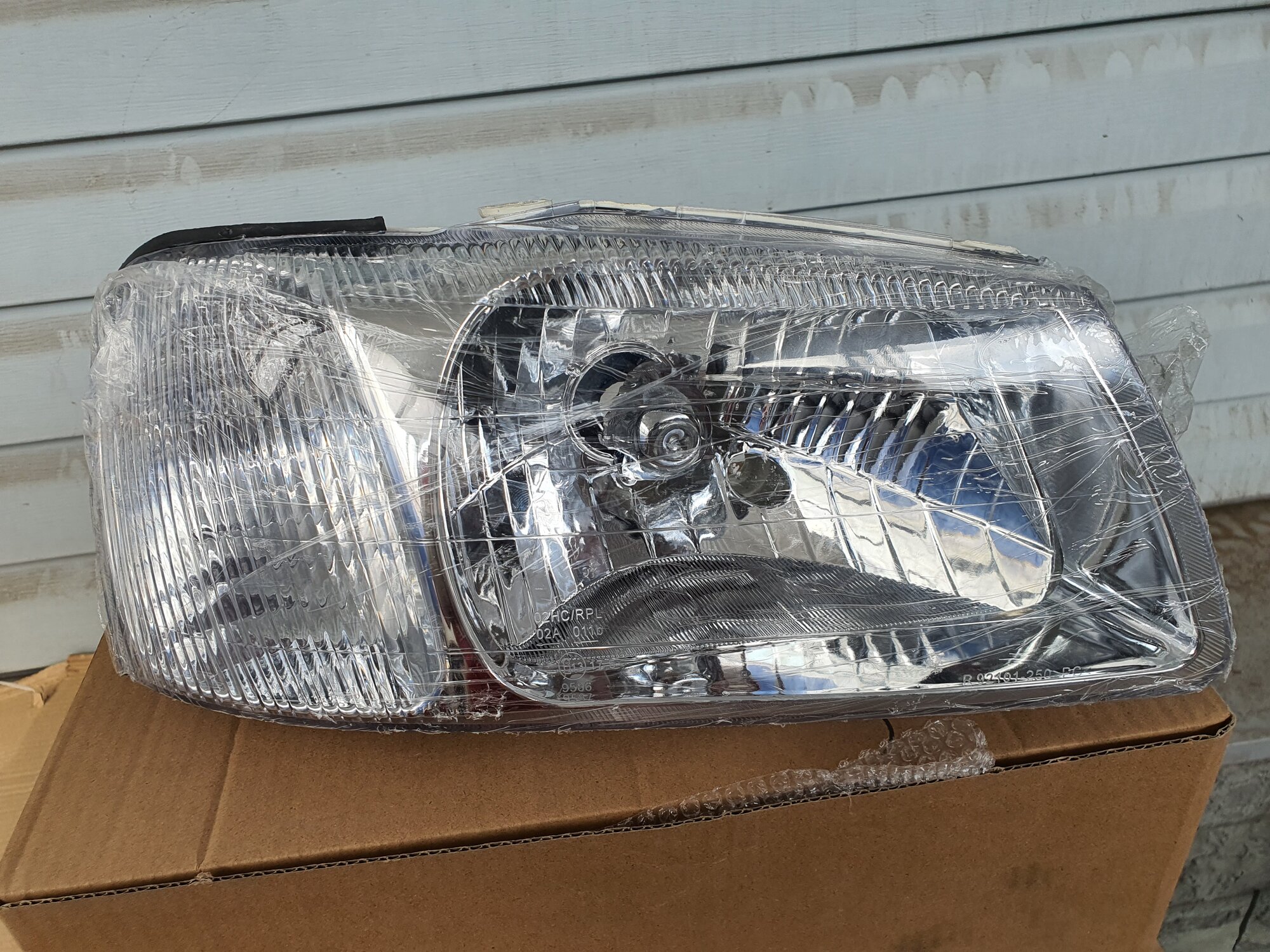 Фары Передние на Hyundai Accent Новые Пара 2 Штуки