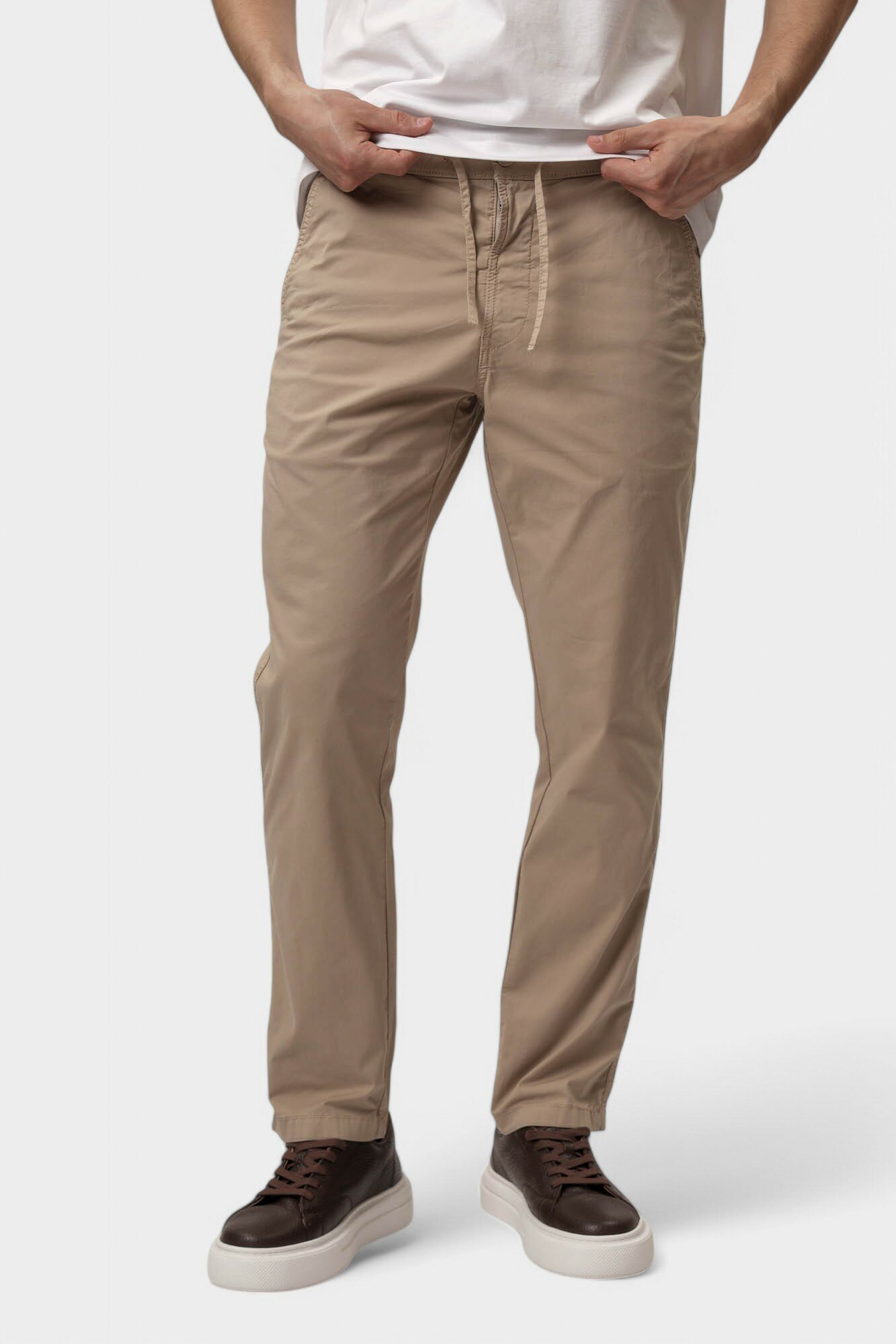 Брюки чинос