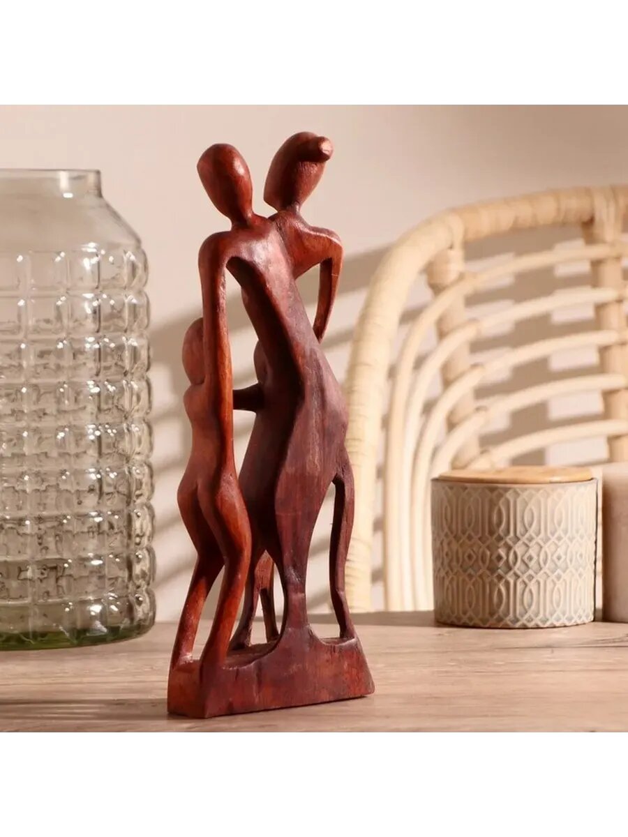 Деревянный сувенир 'Семья' — символ уюта и традиций