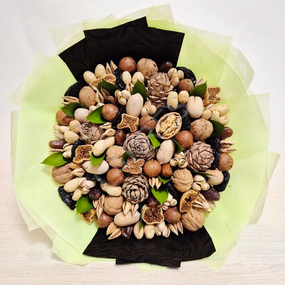 Букет LAKRES "Орехи и сухофрукты", кедровые шишки, диаметр 25 см