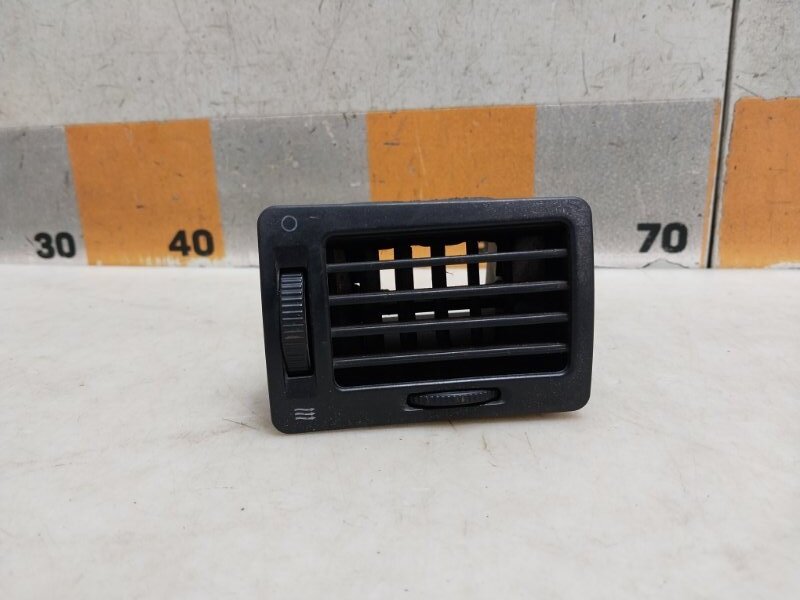 Б/У Дефлектор воздушный Газ Волга 31105 Прав. 458827 GAZ арт. ZA8104346