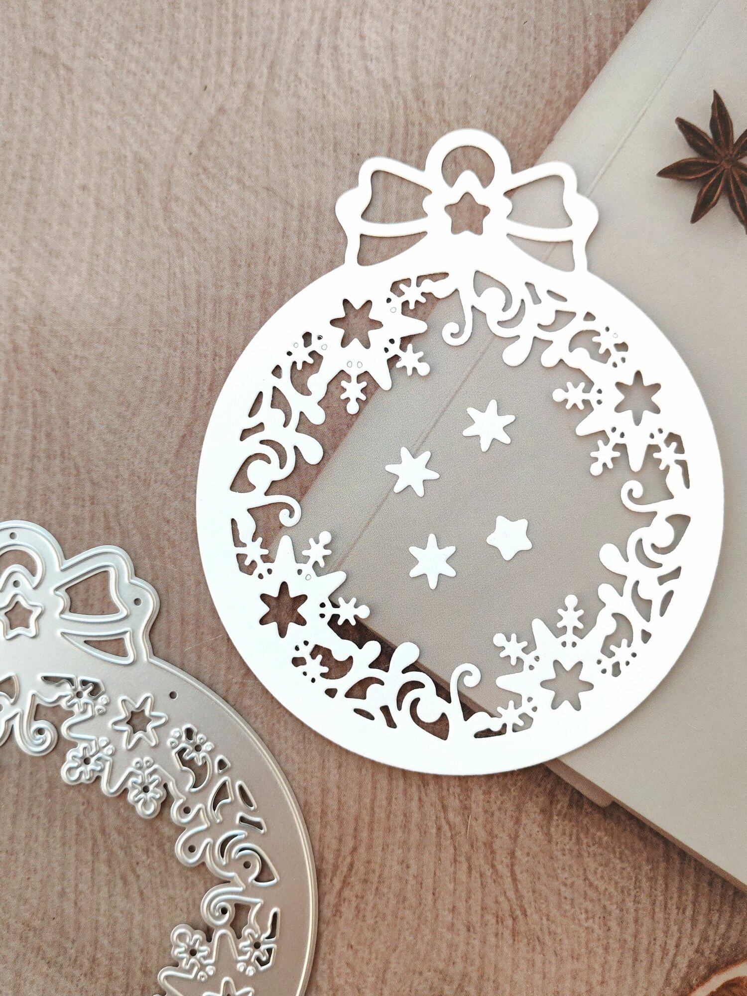 Нож для вырубки и тиснения "Новогодний шар-рамка 2", 12,2*10 см, для машинки для вырубки, скрапбукинга и рукоделия