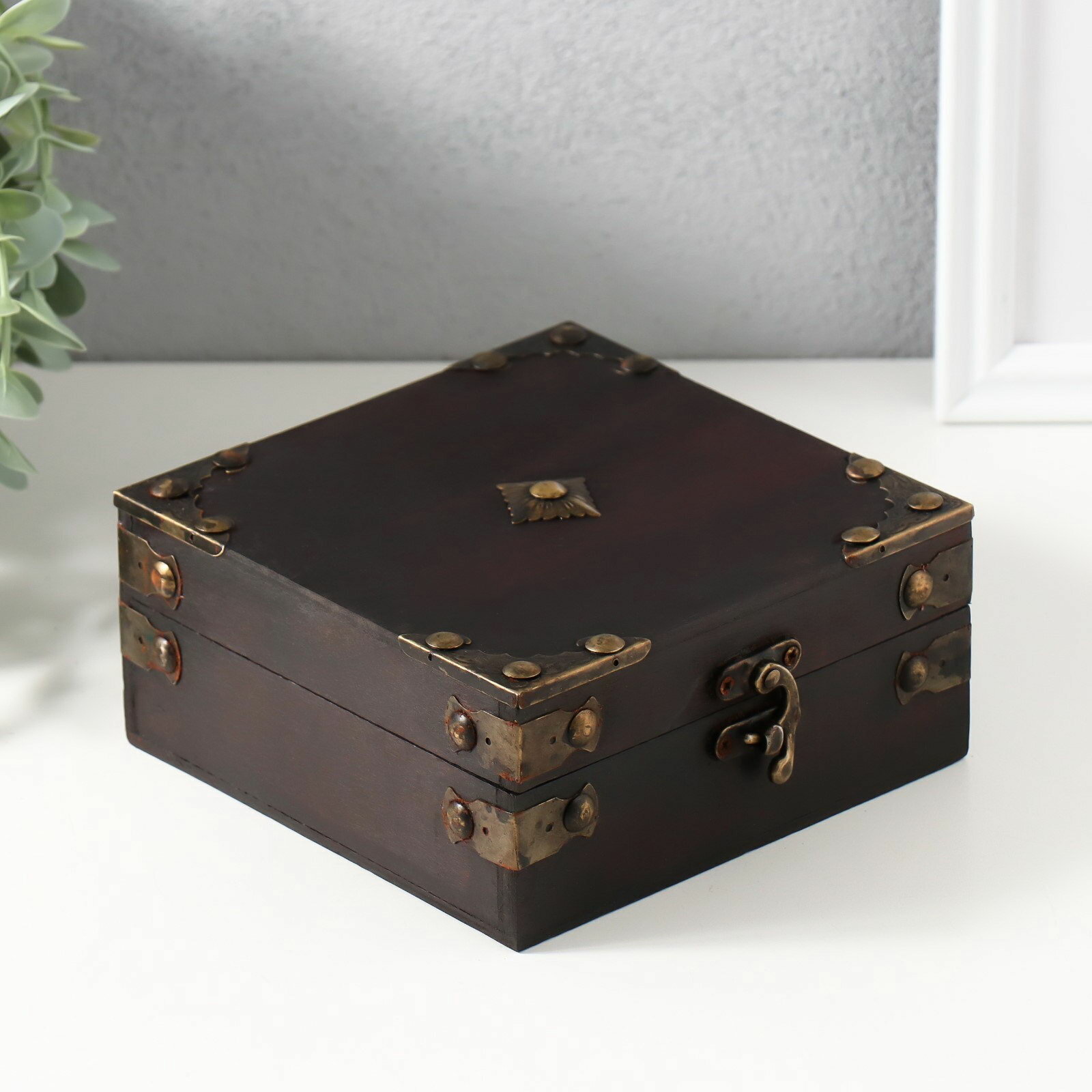 Шкатулка для украшений "Сундук. Адриана", дерево, 14x14x6.5 см